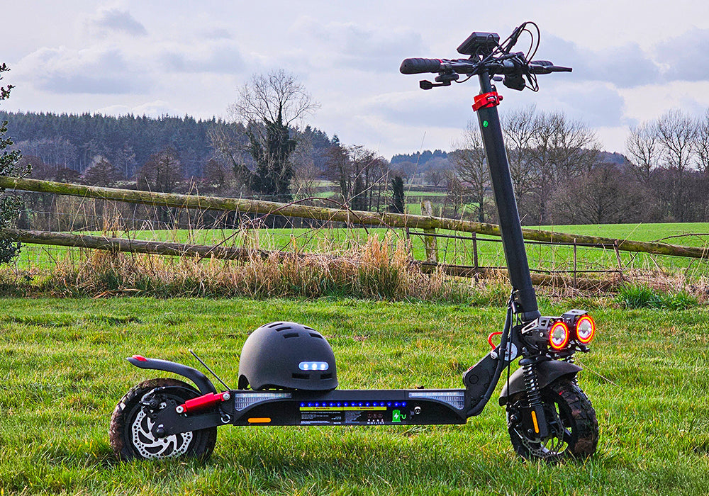 How Fast Do Electric Scooters Go [Top Speeds & Tips] | iHoverboard